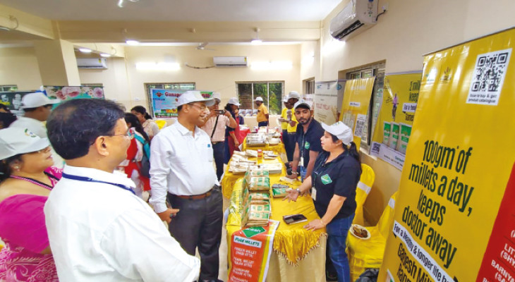 Millet bread-jowar khichuri-momo-patisapta Millet fair on Southern Avenue