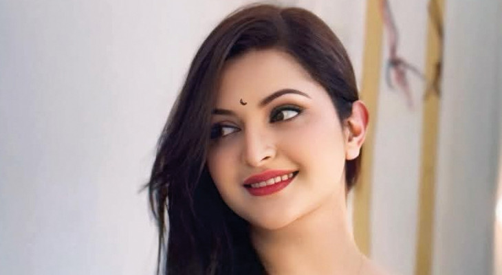 bangladesh actress Pari moni accused of beating maid