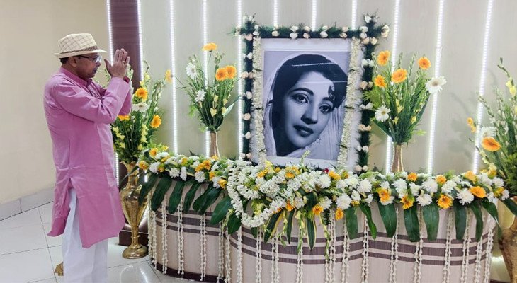 Minister Arup Roy paid tribute to legendary actress Suchitra Sen on her ...