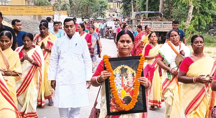 Minister Swapan also joins the residents of Nadanghat in the Ram Sita Puja
