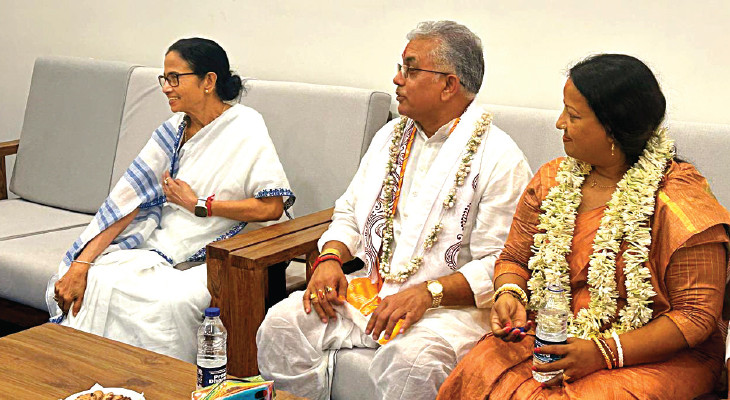 Dilip Ghosh offers puja at Jagannath temple in Digha