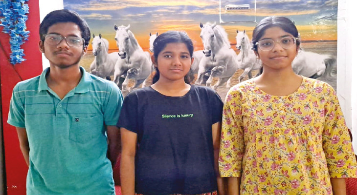 Triplet siblings achieve good results in secondary school