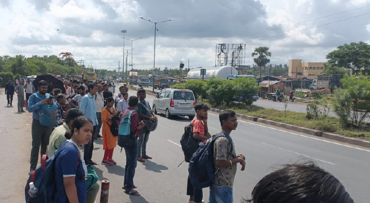 Irregular train services, commuters in trouble on the first day of the week