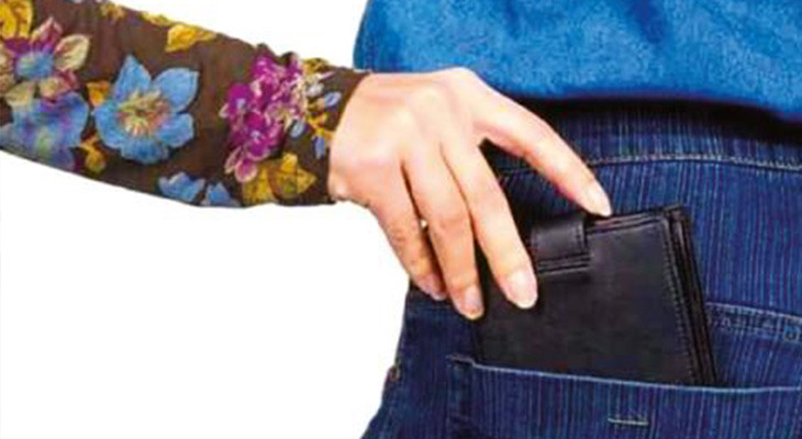 Two female pickpockets arrested in front of SSKM