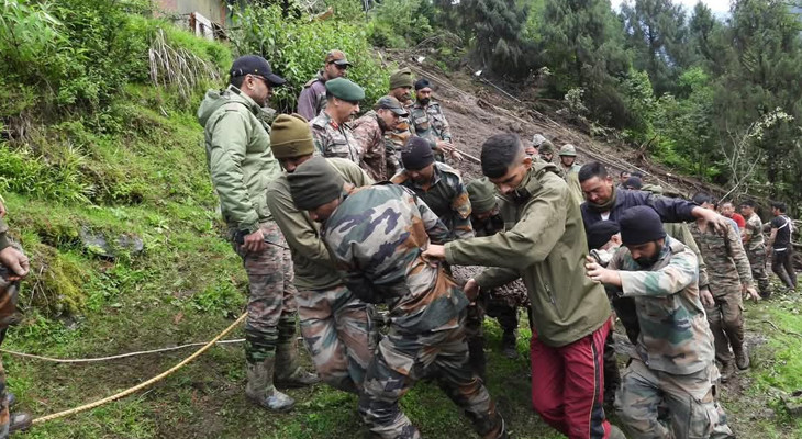 Terrible landslide at army camp in Chhatena 3 soldiers dead