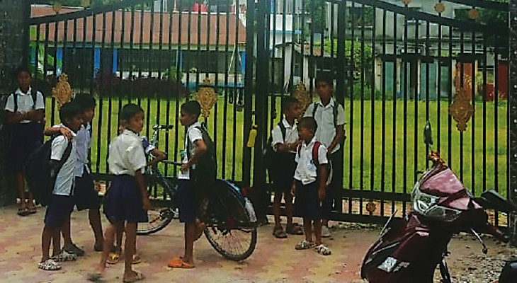 School gates opened just 15 minutes ago, Parliament is investigating ...