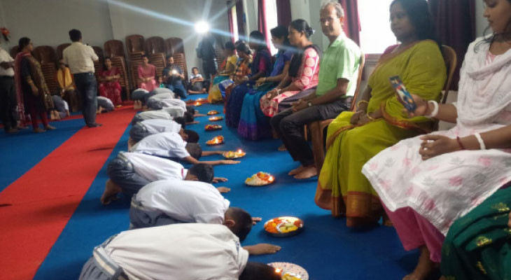 Touching the feet of parents, paying homage to the Supreme Guru ...
