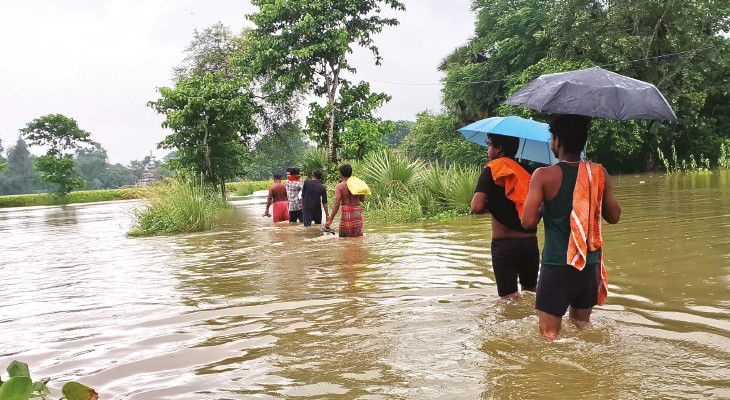 Flood situation in Ghatal due to low-pressure rain