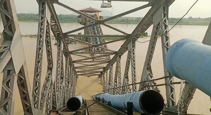 PHE water project pipeline breaks in Damodar, Asansol, Civil Defense ...