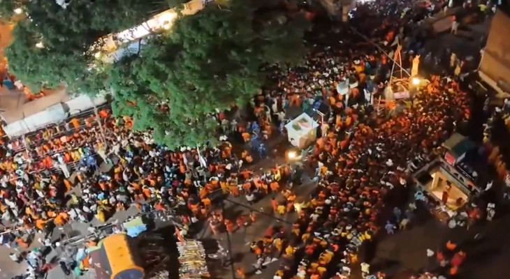 Today, on the occasion of the third Monday of the month of Shravan, a large number of devotees ...