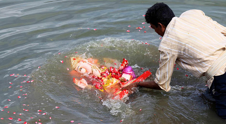 No idol immersion in Yamuna and permanent water bodies, says Delhi ...