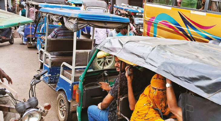 Toto strike underway in Jalpaiguri since this morning demanding free ...