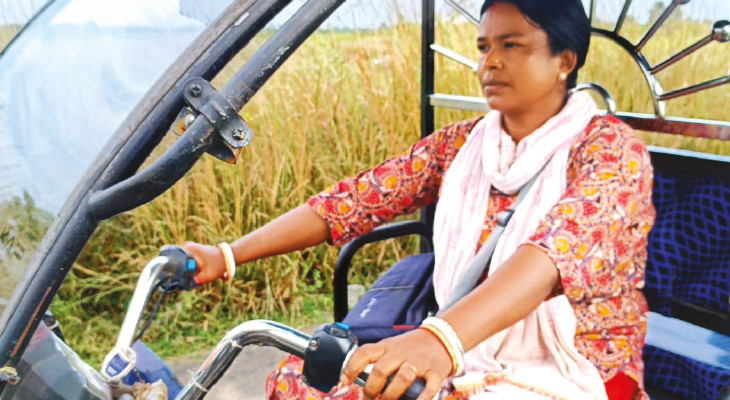 Durgapur female Toto driver 'abused', chief assures of solution