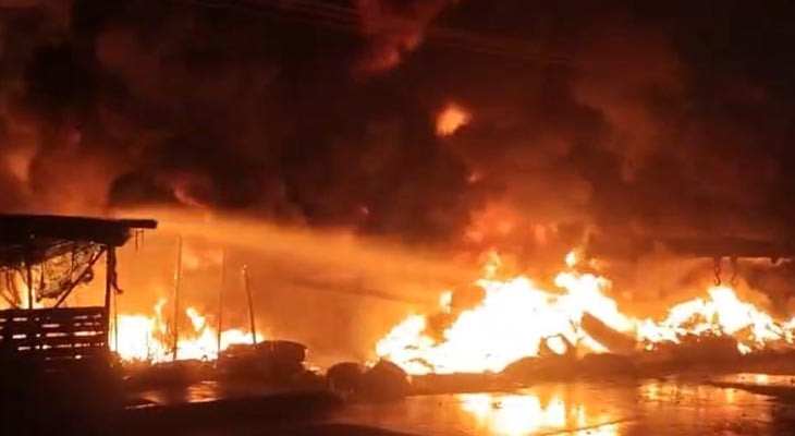 Fire breaks out at tire warehouse in Dome! Firefighters on scene