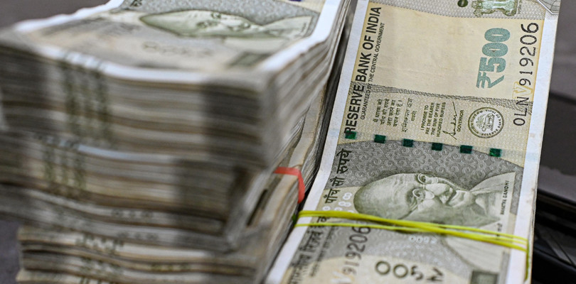 Contractors speak out against 'Dabangg' BDO Prashant, saying 'Bills ...