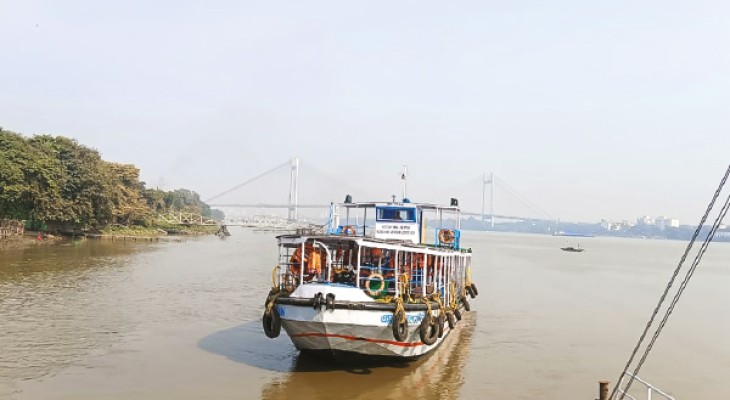 Waterway ban in Hooghly, Guptipara ferry terminal closed at night ...
